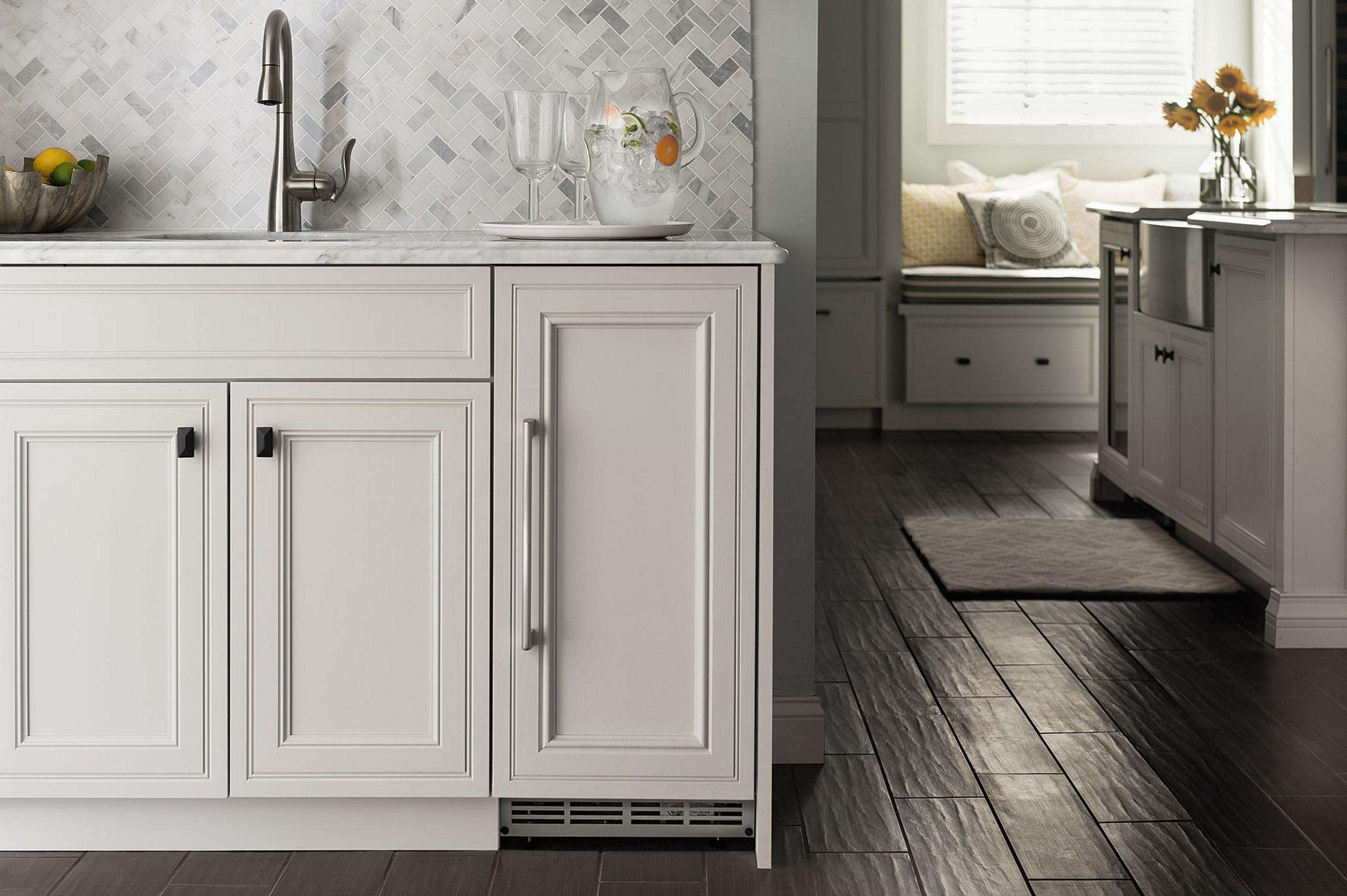 Sub-Zero® 15" 50 lb. Panel Ready Ice Maker - Cocoplum Appliances